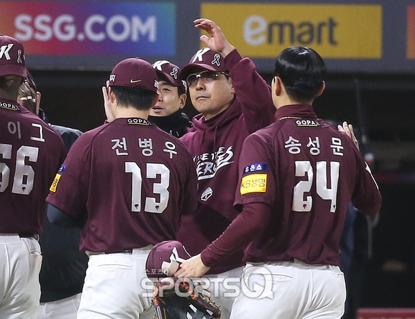 [포토Q] 키움 전병우 'KS 1차전의 MVP' - 스포츠Q(큐)