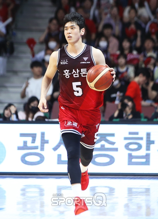 [포토Q] KGC 오세근 '7차전 가보자!' - 스포츠Q(큐)